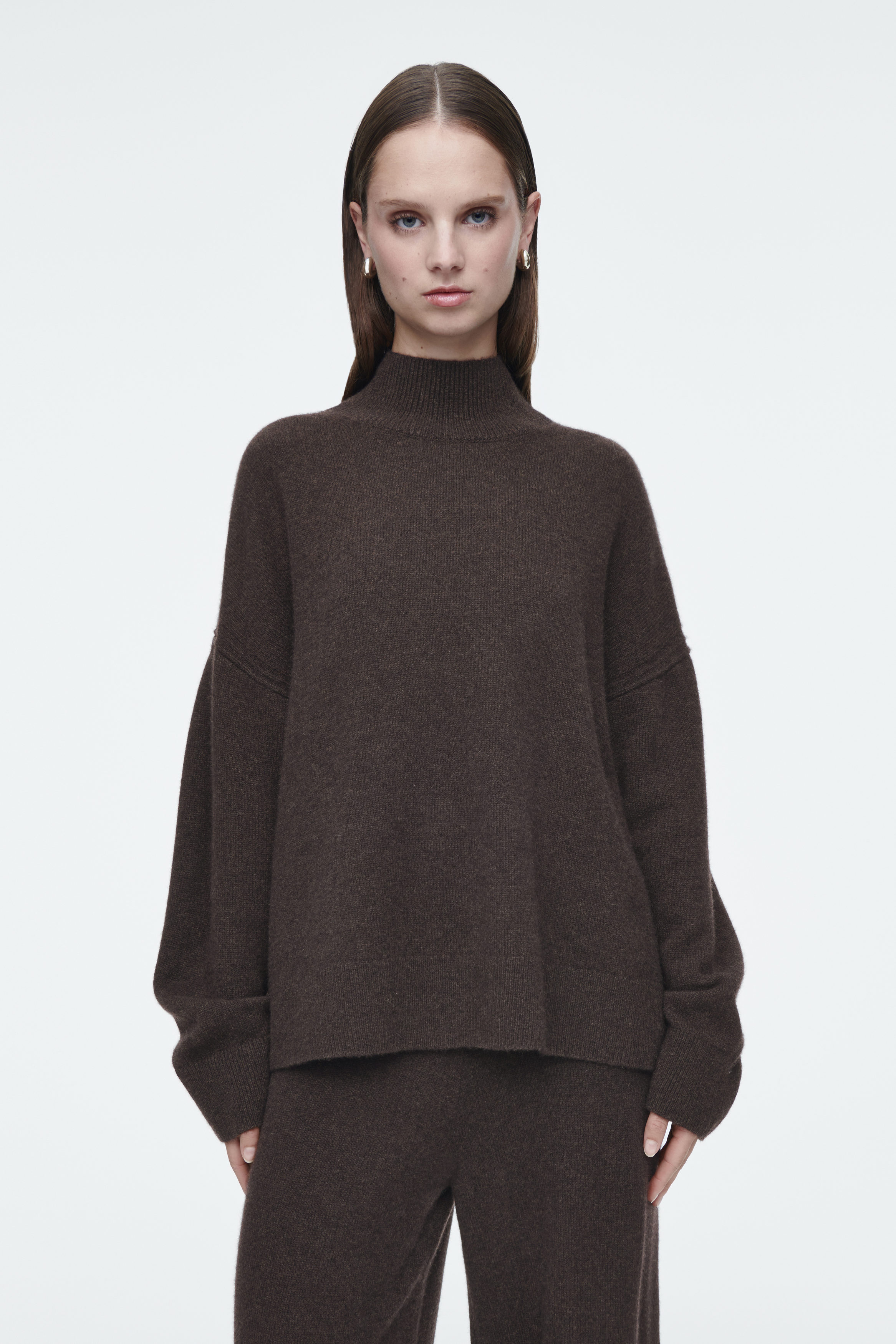 PURE CASHMERE TURTLENECK JUMPER - DARK BROWN PURE CASHMERE TURTLENECK JUMPER - DARK BROWN