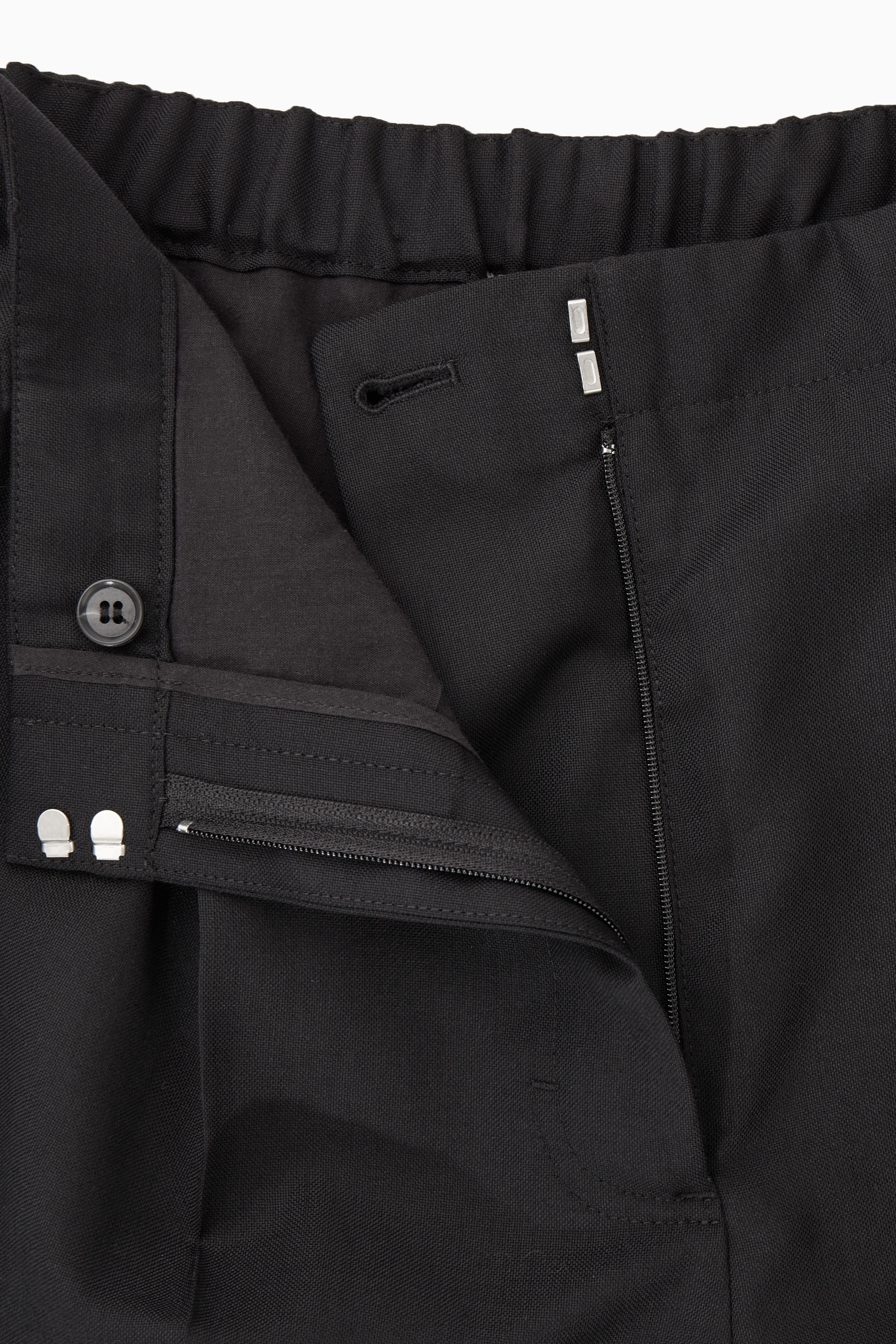 RELAXED WOOL WIDE-LEG TROUSERS - BLACK RELAXED WOOL WIDE-LEG TROUSERS - BLACK
