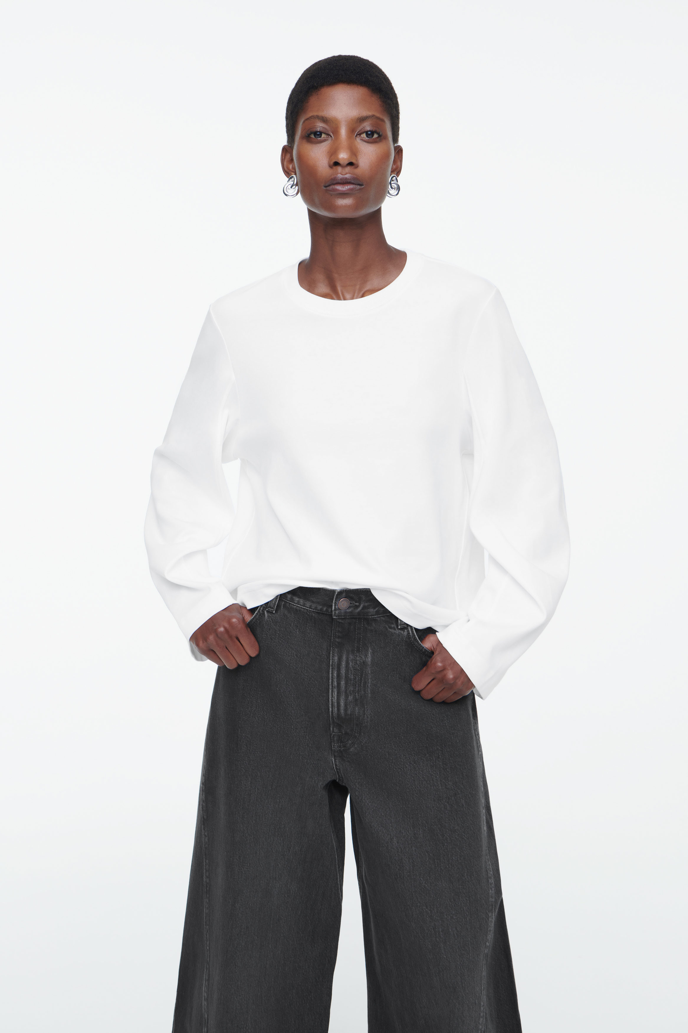 REGULAR LONG-SLEEVED T-SHIRT - WHITE REGULAR LONG-SLEEVED T-SHIRT - WHITE